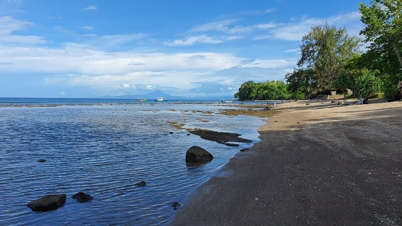 Pantai Anoi Itam, Alamat, Kuliner, Wisata & Keindahannya ...
