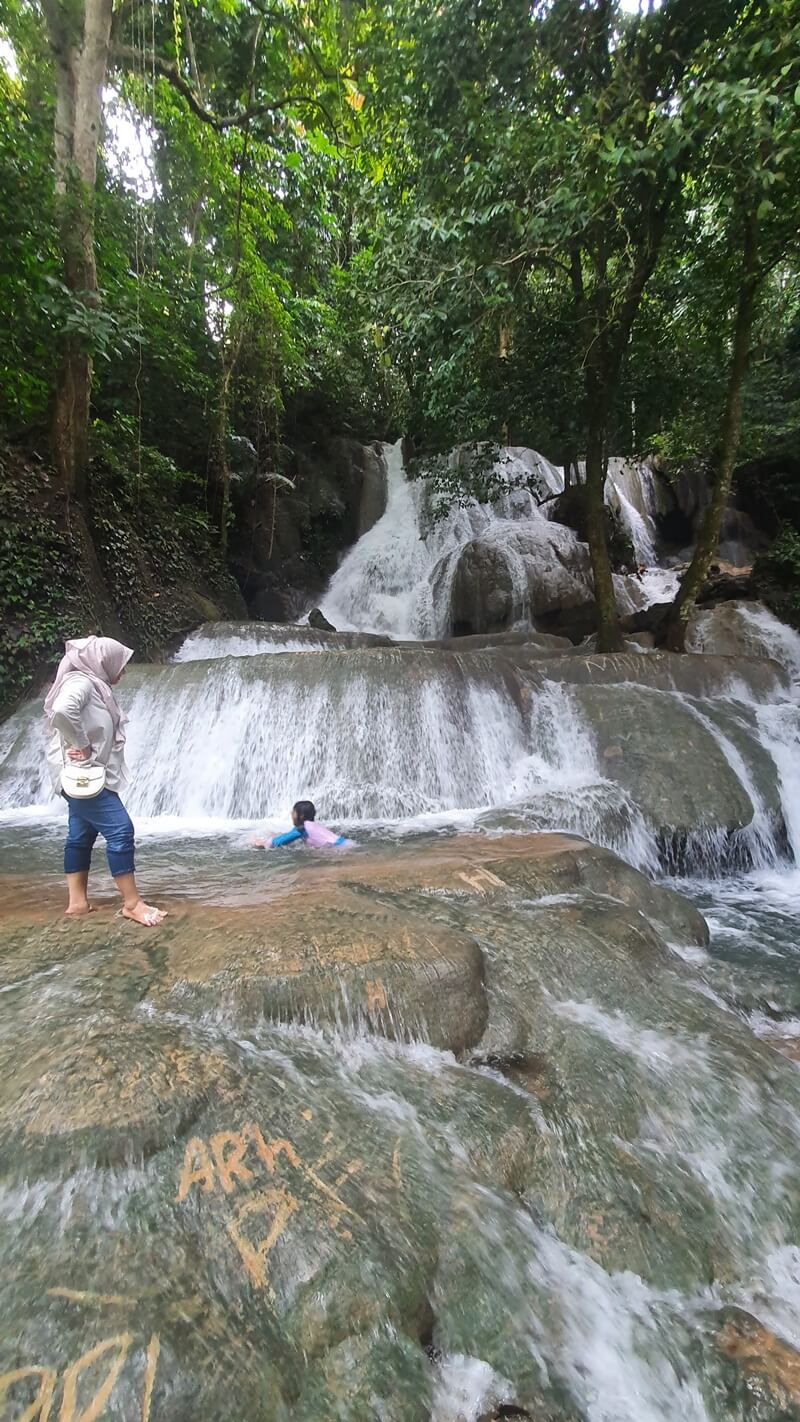 Air Terjun Mata Buntu Wasuponda Luwu Timur, Eksotisme Air Terjun di ...