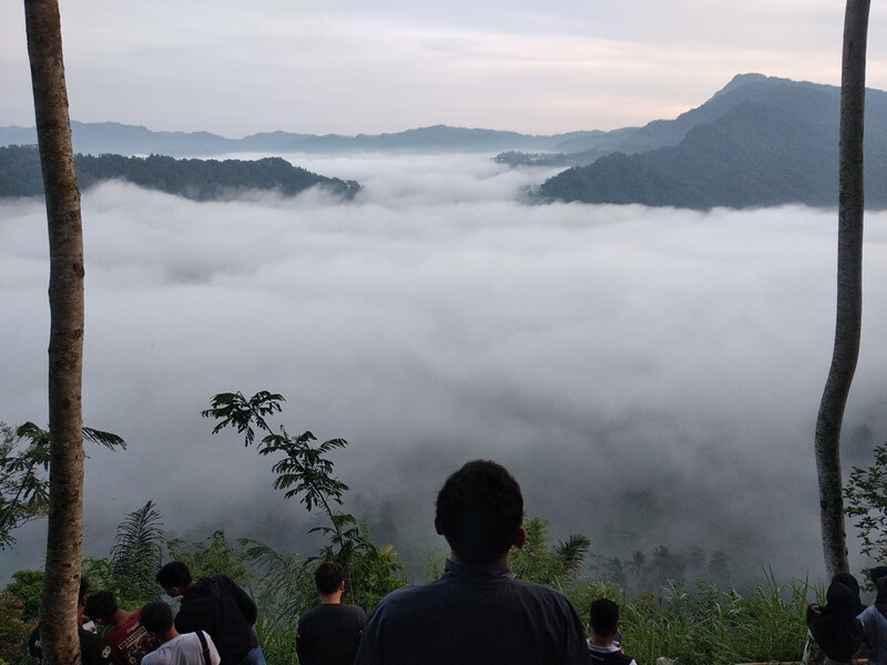 Puncak Bangku Ciamis, Menikmati Kecantikan Ciamis Dari Atas Awan ...