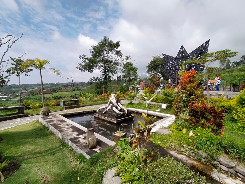 Irung Petruk, Antara Patung Bersejarah, Jalan Ikonik, dan Taman Cantik ...