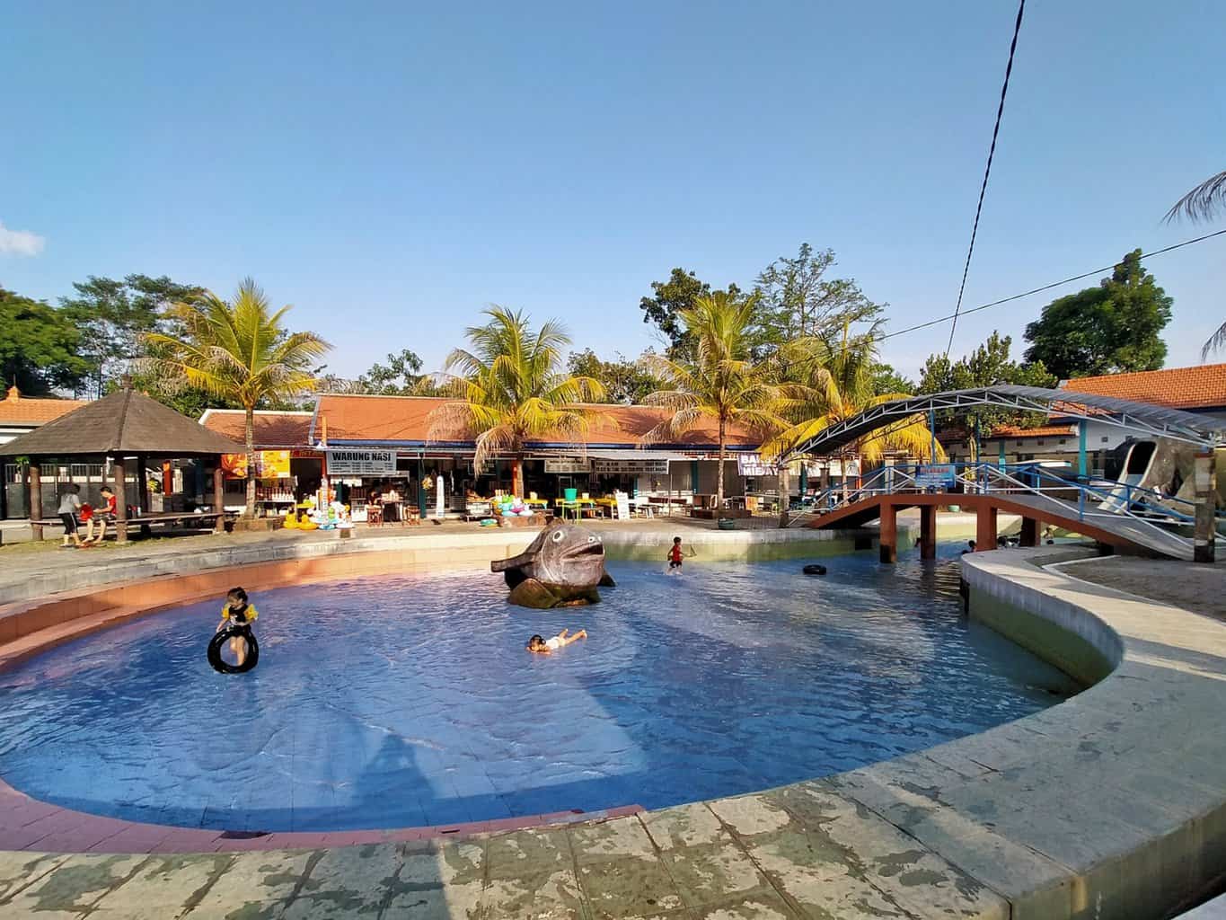 Pemandian Alam Selokambang, Kolam Renang Alami dengan Panorama Indah di ...