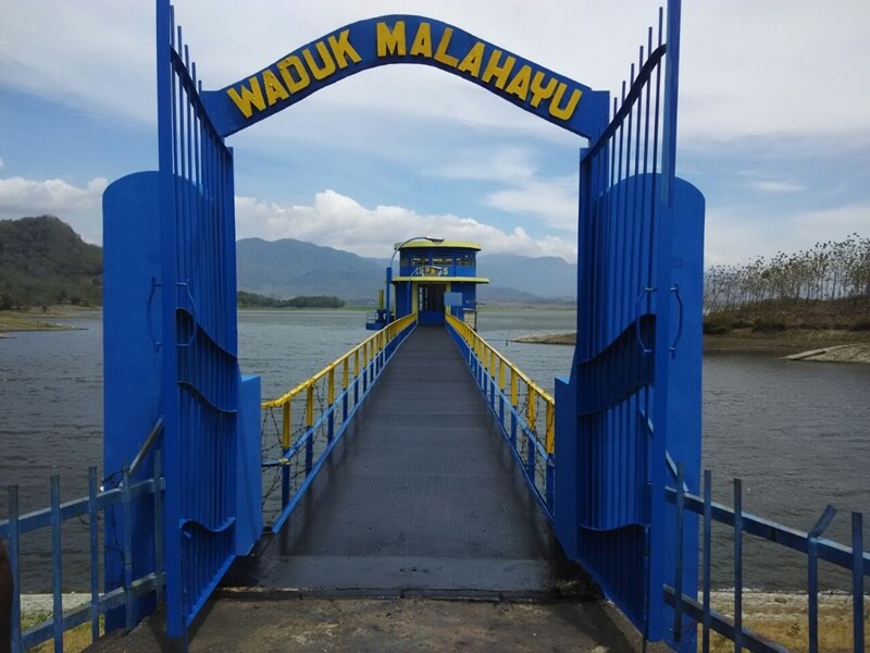 Waduk Malahayu, Suasana Baru Yang Membiru – NativeIndonesia.com