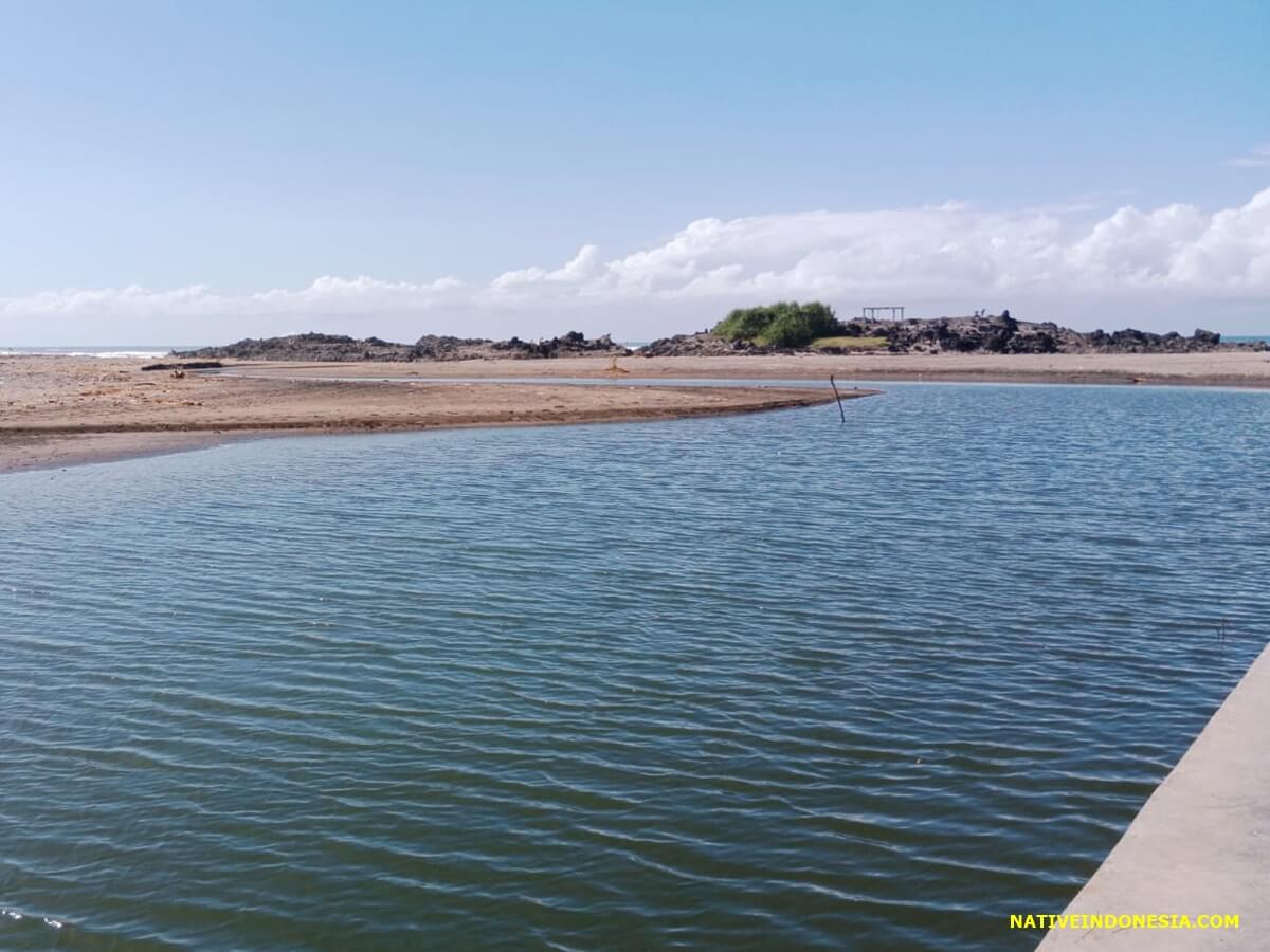 Pantai Karang Paranje, Hidden Gem 7 Karang Berbalut Mitos Di Garut ...