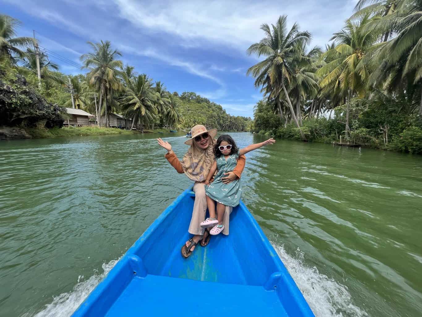 Sungai Maron Pacitan, Wisata Susur Sungai dengan Pemandangan Hutan ...