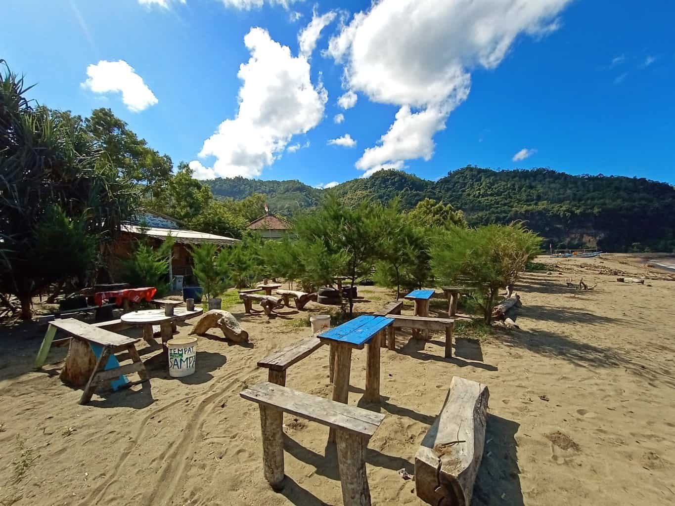 Pantai Pancer Dorr Pacitan, Spot Surfing dan Sunset yang Indah ...