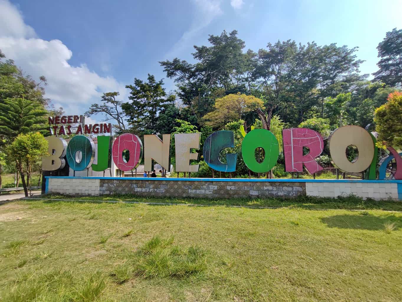 Negeri Atas Angin, Tempat Wisata dengan Pemandangan Alam Indah dan ...