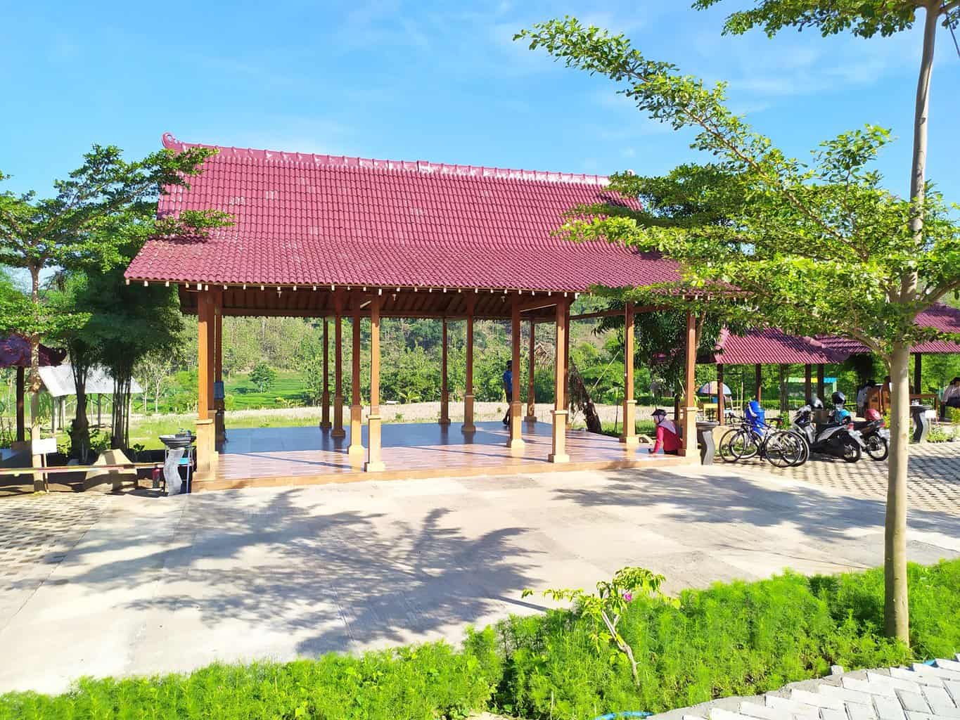 Taman Wisata Lembah Wilis Madiun, Menyajikan Keindahan Alam Lereng ...