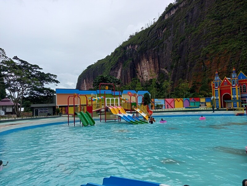 Harau Sky, Review Villa dan Waterpark Terbaru di Lembah Harau Yang ...