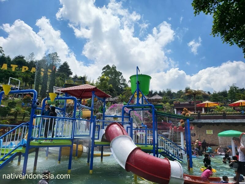 Darajat Pass, Waterboom Air Panas Alami, Hingga Spot Terbaik Menikmati Pesona Garut Dari Puncak ...