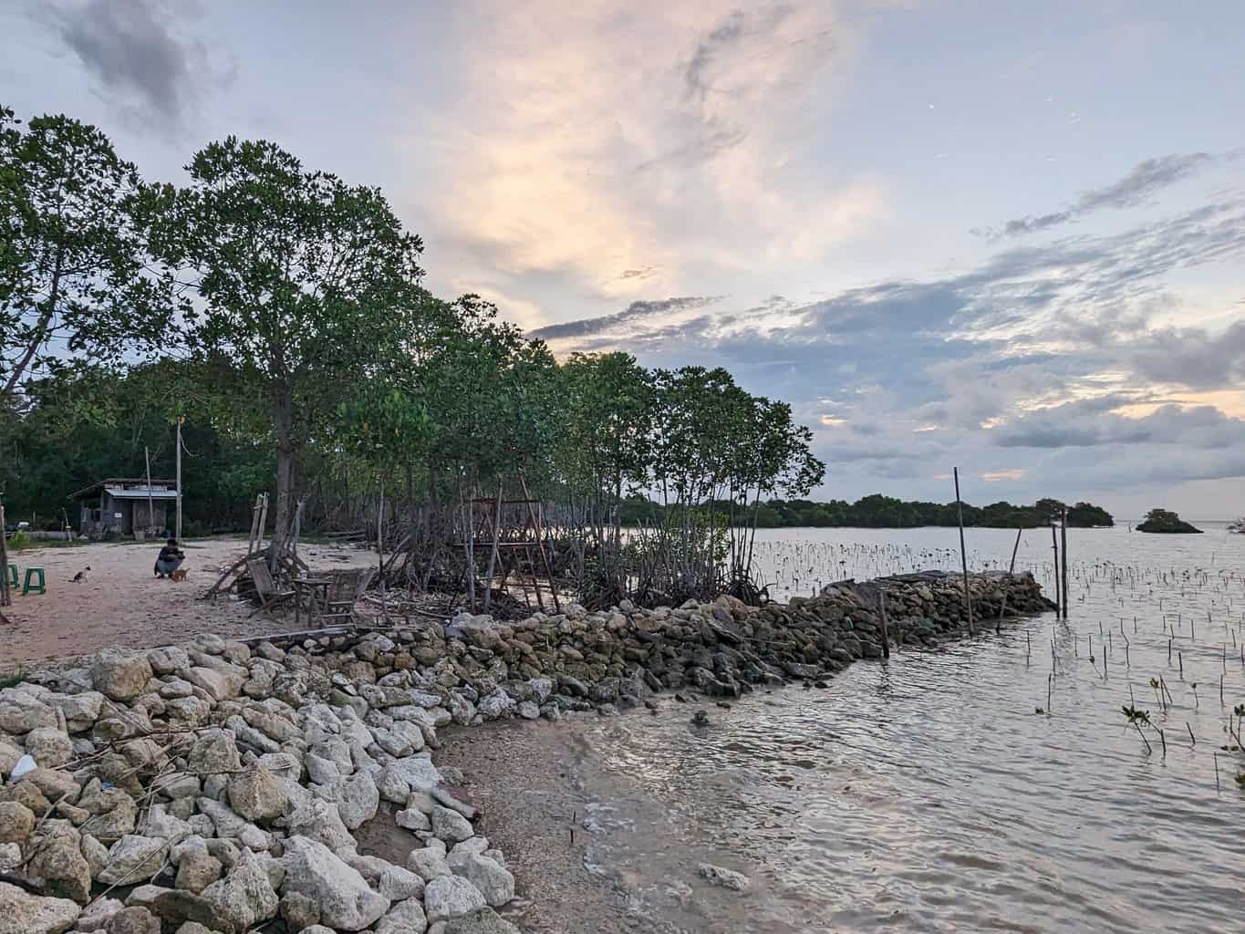 Pesona Keindahan Pantai Pandela di Bangkalan Jawa Timur ...