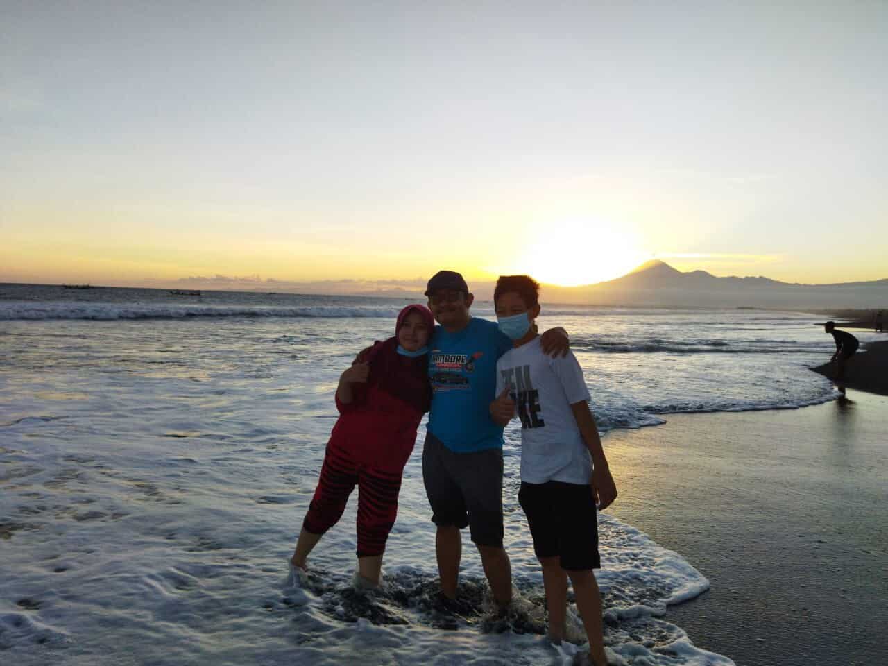 Objek Wisata Bahari Pantai Paseban Kencong di Jember Jawa timur ...