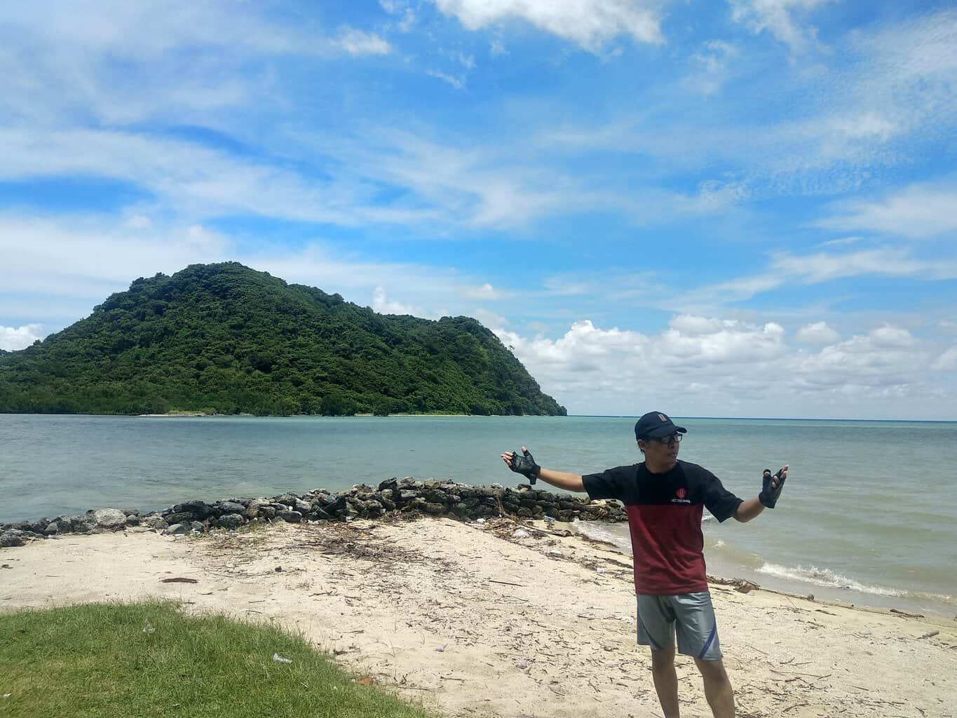Pesona Keindahan Pantai Selayar, Wisata Tersembunyi di Pulau Bawean ...