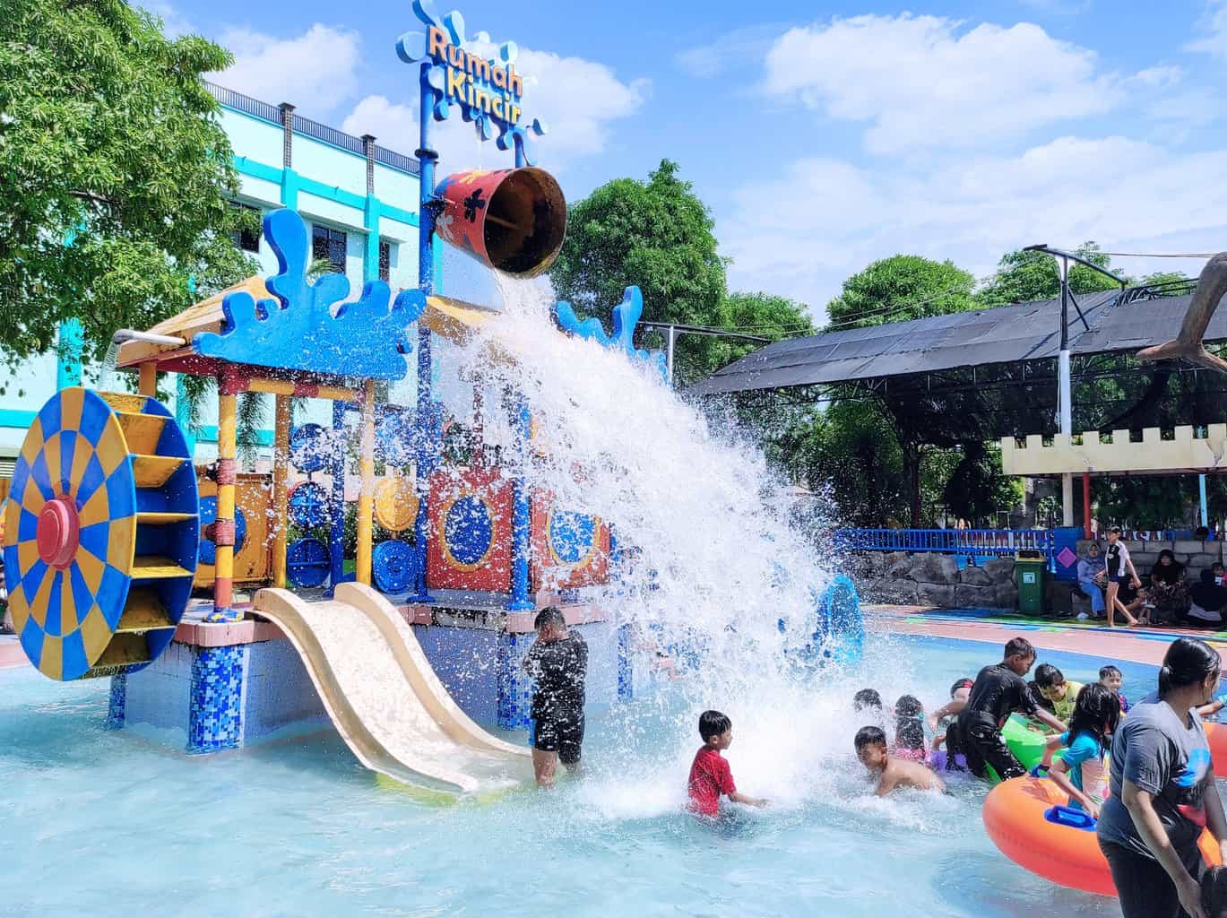 Dynasty Water Park Gresik, Wisata Air Seru dengan Beragam Wahana Lengkap – NativeIndonesia.com