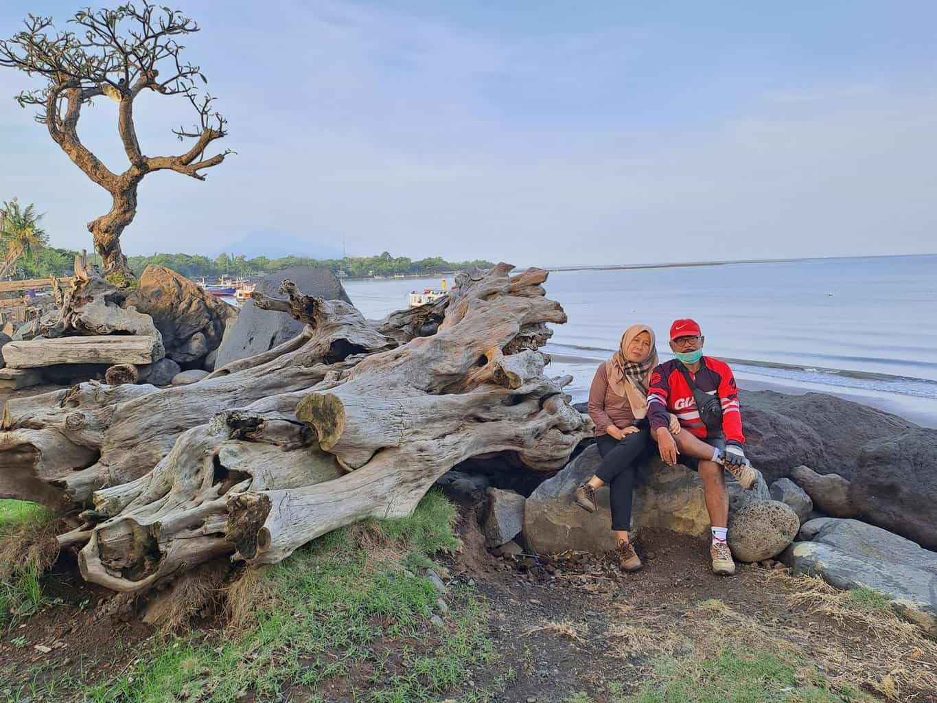Pantai Muara Kasih Situbondo, Wisata Keluarga Penuh Kenangan ...