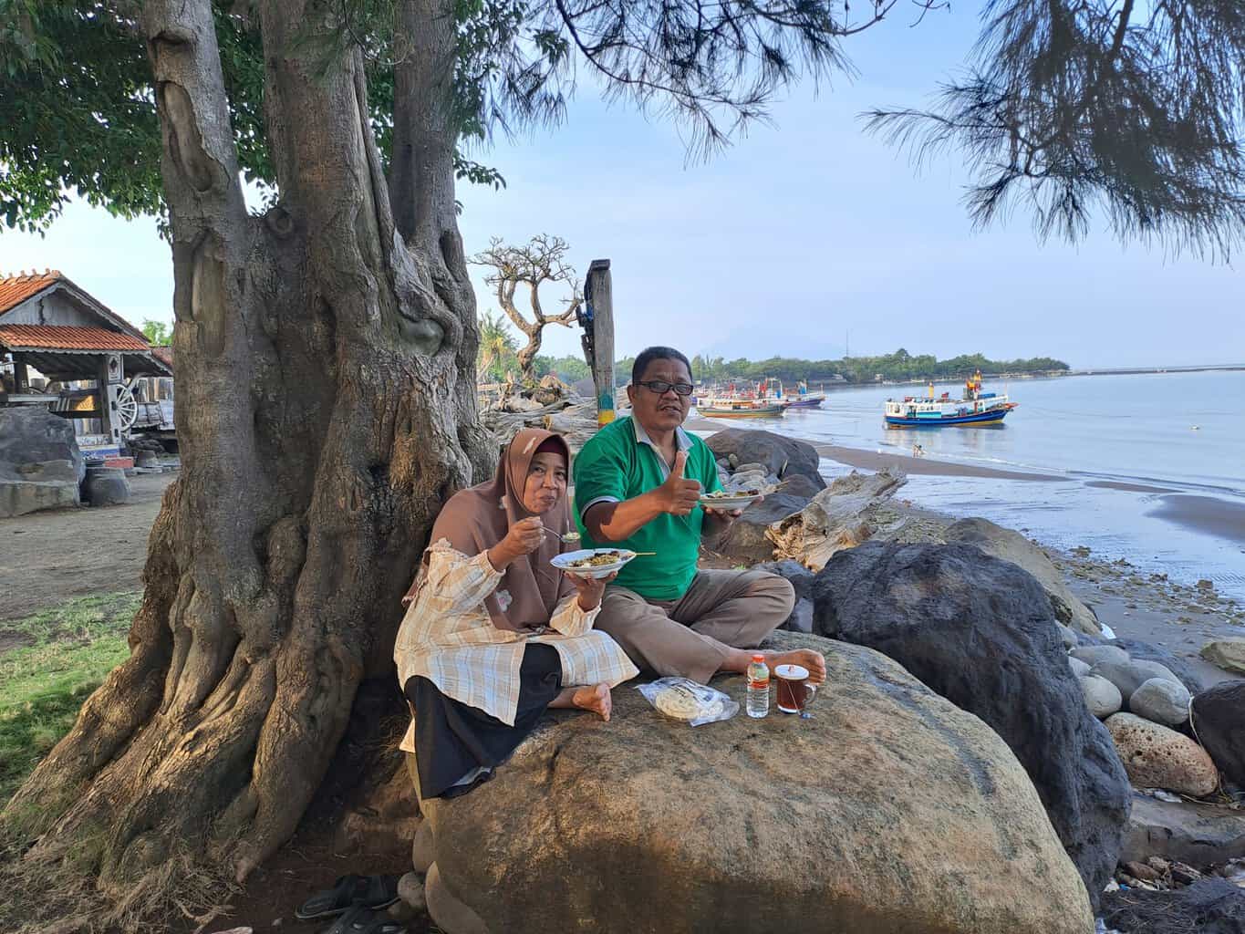 Pantai Muara Kasih Situbondo, Wisata Keluarga Penuh Kenangan ...