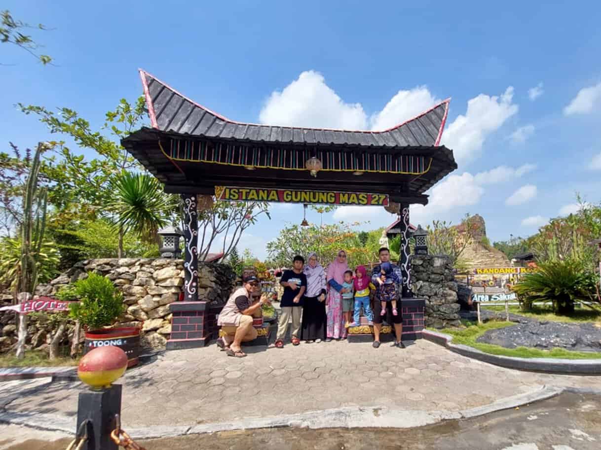 Istana Gunung Mas 27, Wisata Alam Unik dan Menarik Bekas Tambang Kapur di Lamongan ...