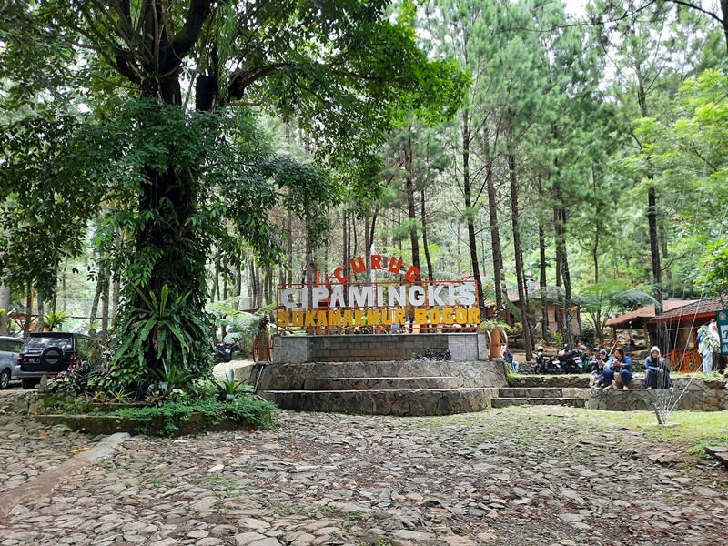 Curug Cipamingkis, Wisata Air Terjun Di Bogor Yang Serba Komplit