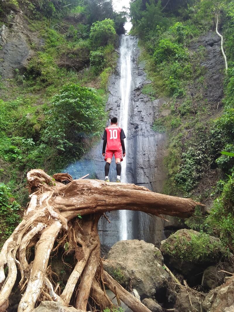 Curug Cisomang, Harta Karun Di Bawah Jembatan Cisomang ...