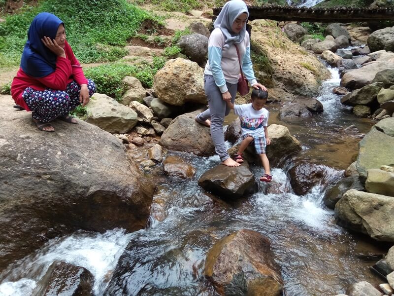 Curug Gorobog, Keindahan Alam Sumedang Yang Menyejukkan ...