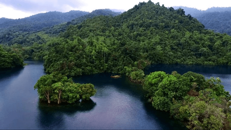 Danau Matano, Pesona Bawah Air Yang Menyimpan Sejarah – NativeIndonesia.com
