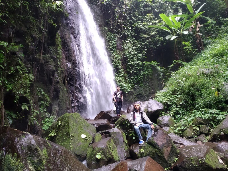 Lembah Cilengkrang, Air Panas Alami yang Tersembunyi di Kuningan ...