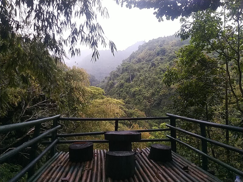 Lembah Cilengkrang, Air Panas Alami yang Tersembunyi di Kuningan ...