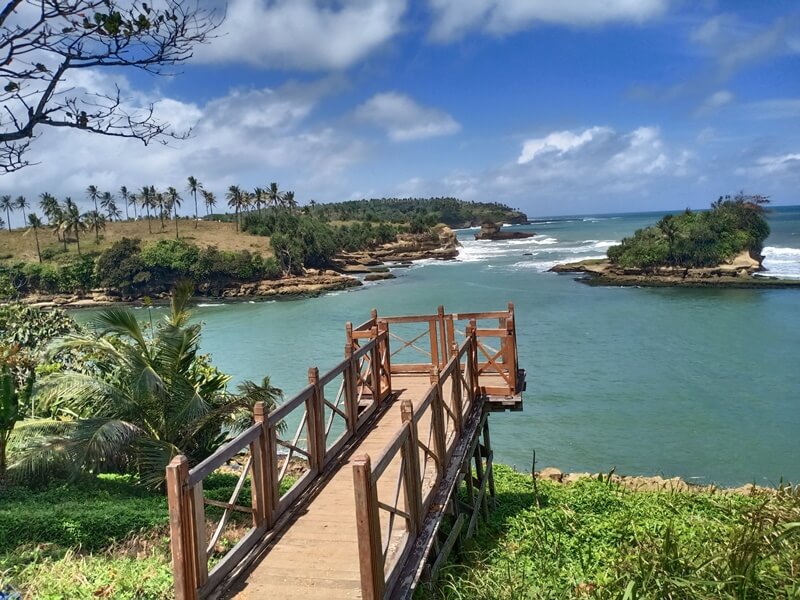 Pantai Amanda Ratu, Pesona Pantai Di Selatan Sukabumi – NativeIndonesia.com