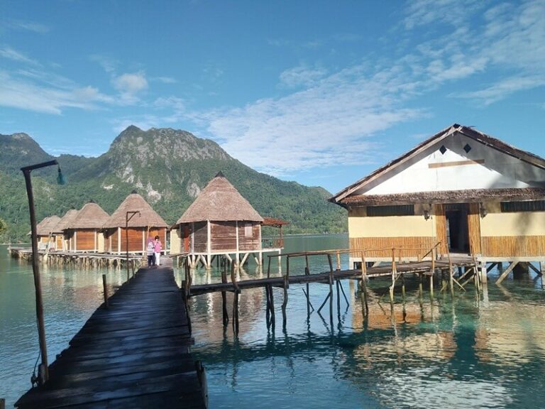 Pantai Ora, Kepingan Keindahan Dari Maluku Tengah – NativeIndonesia.com