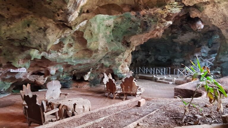 17 Tempat Wisata Tuban, Menjelajah di Kota Seribu Gua – NativeIndonesia.com