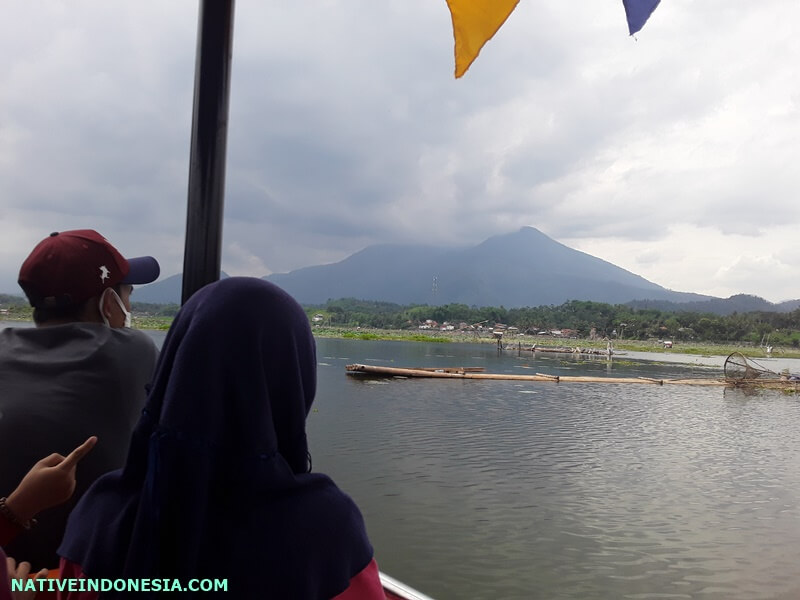 Wisata Danau Di Garut, Naik Rakit Menikmati Situ – NativeIndonesia.com